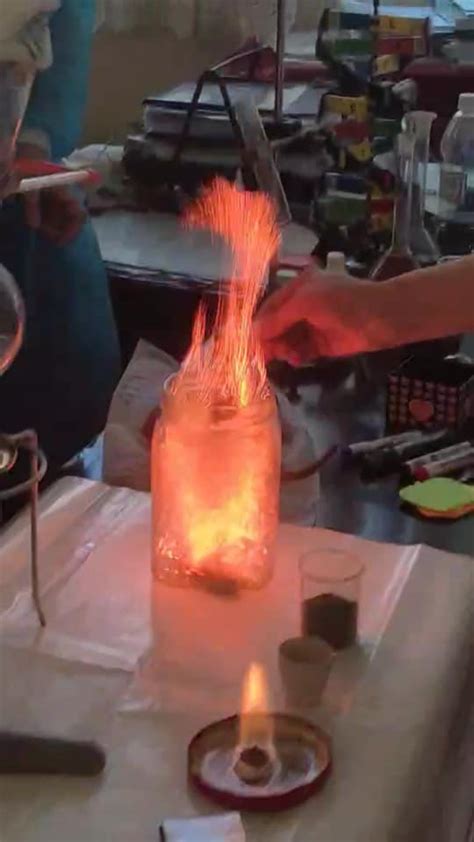 მე და ქიმია ექსპერიმენტები