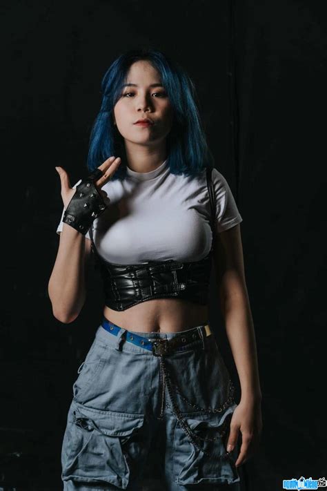 Tuyển Chọn ảnh Simmy Có Eo Với Thời Trang Tinh Tế