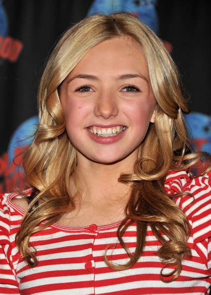 Peyton List Visits Planet Hollywood Peyton R List Emma Ross Photo