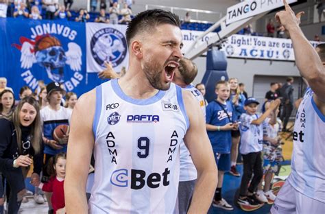 Edvinas Šeškus Ketvirtus Metus Iš Eilės Vilkės Jonavos „cbet Marškinėlius Jonavos Žinios