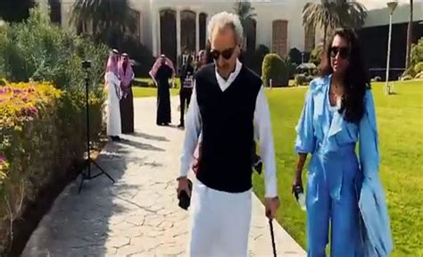 بالفيديو الوليد بن طلال مع عائلته في عطلة نهاية الاسبوع المدينة نيوز