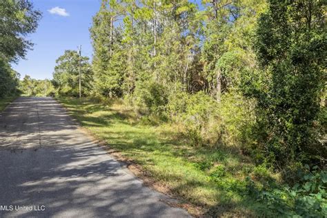 Hillside Rd Biloxi Ms 39532 ®