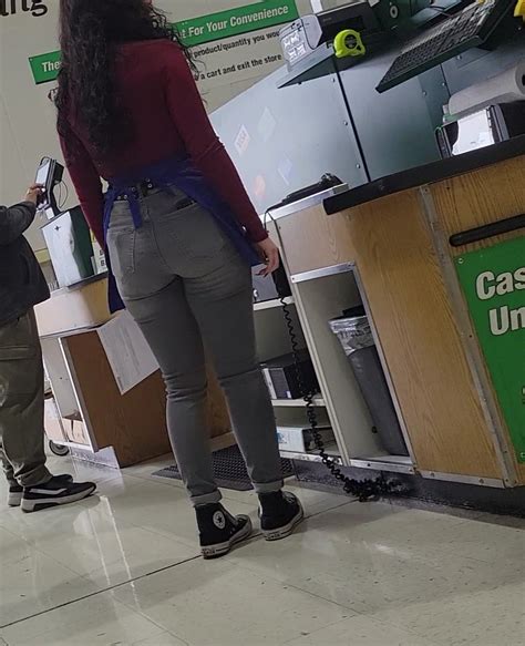 Sexy Cashier In Tight Tan Jeans Tight Jeans Forum