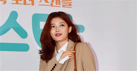 [포토엔hd] 김유정 숨쉬기도 힘든 초밀착 스키니진