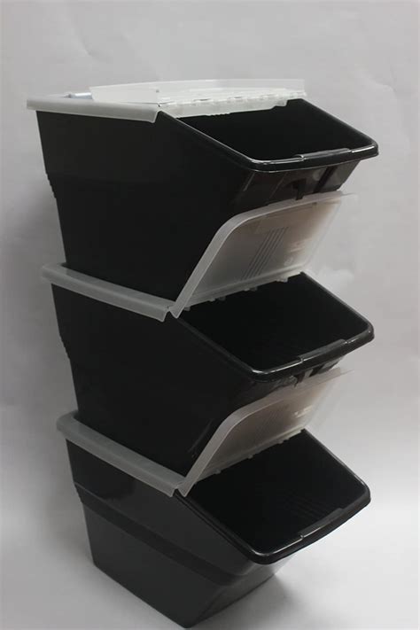 Wtm Bbcl Three Pack Of Stackable Bins With Hinged Lids 24 Quart Size