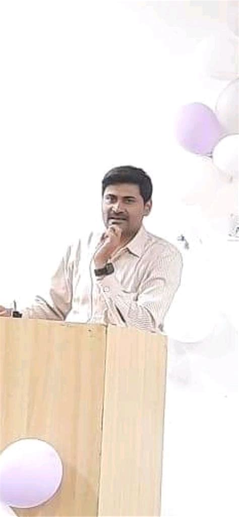 Dr Sandeep Kumar Patel On Linkedin हर कोई है मतलबी खोखले रिश्ते हैं झूठे दोस्त भी फ़ितरतन सब