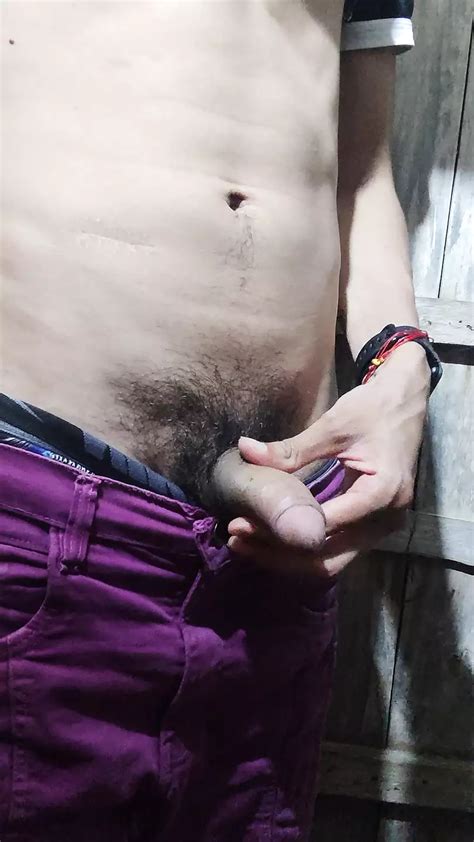 자지를 보여주기 위해 수줍어하는 십대 소년 xHamster