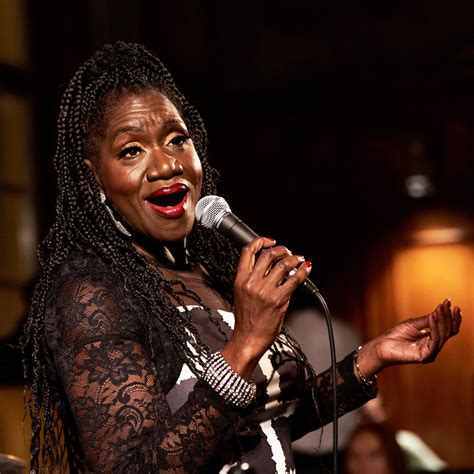 Il Tour Italiano Della Cantante Sharón Clark Fa Tappa A Cesenatico