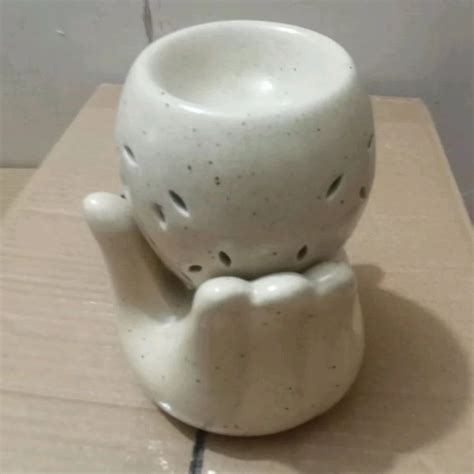 Ceramic Led Ceremic Hand Shape Aroma Oil Diffuser Set Corded Electric White At ₹ 450 Set In Agra