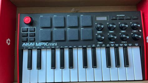 Akai Mpk Mini Mk3 Compact Midi Keyboard And Pad Midi Controller The