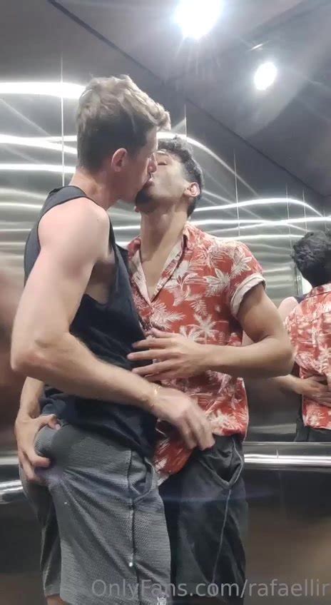 Jo Together In The Elevator