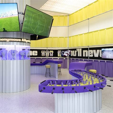 Mass Timber Forms Contemporary Porch At Us Pavilion In Venice