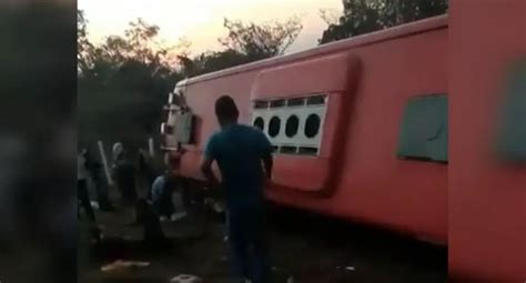 Dos Muertos Y 19 Heridos Dejo Accidente En El Meta