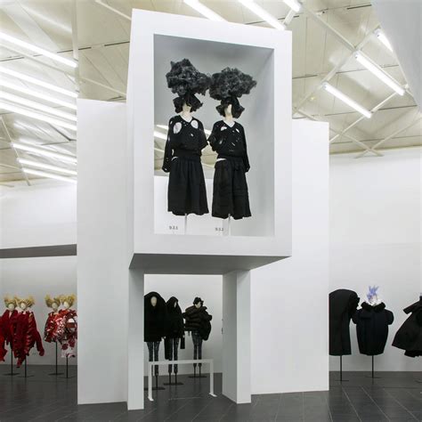 Aaron Betsky Rei Kawakubo Is An Architect Of Clothes