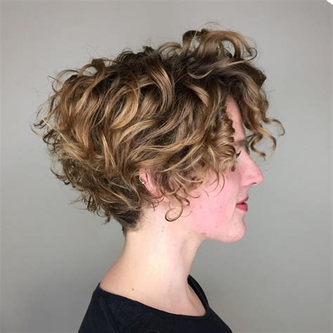 37 Most-Flattering Short Curly Hairstyles to Perfectly Shape Your Curls