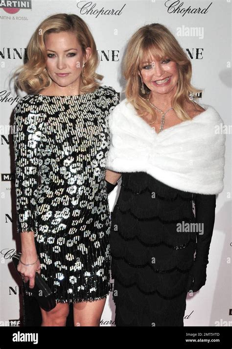 Kate Hudson And Her Mother Goldie Hawn At The Premiere Of Nine Held At