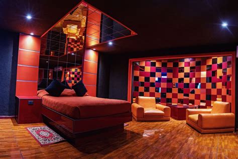 Mi Primera Vez En Un Motel