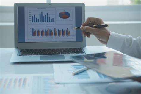 Real Time Data Analytics For Enterprise Decision Making