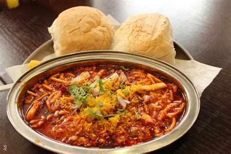 Authentic Vegetarian Misal Pav Recipe A Flavorful Maharashtrian