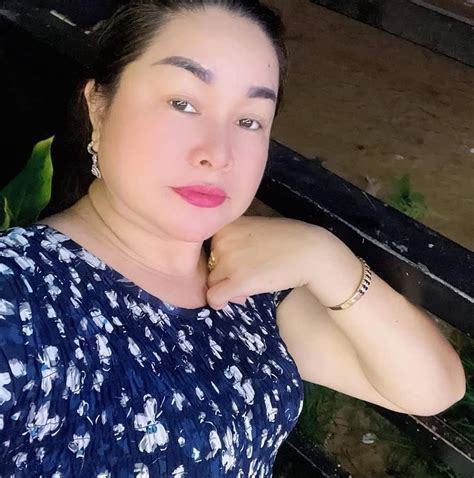 មាននឹកខ្ញុំអត់ ចង់មានអ្នកយកចិត្តទុកដាក់ 😆🌹 ️ Single ️ ️ ️ 🌺♥️ Photo Photography Travel