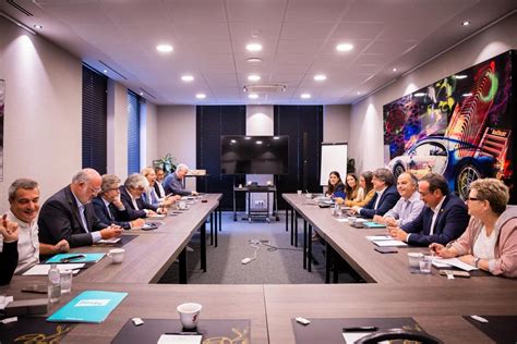 Puigdemont Niega Ante Junts Haber Abordado Los Presupuestos De Sánchez Con Illa