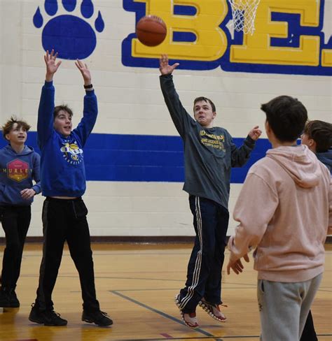 Photo Gallery Alex Martinez Scores Basket For Jefferson