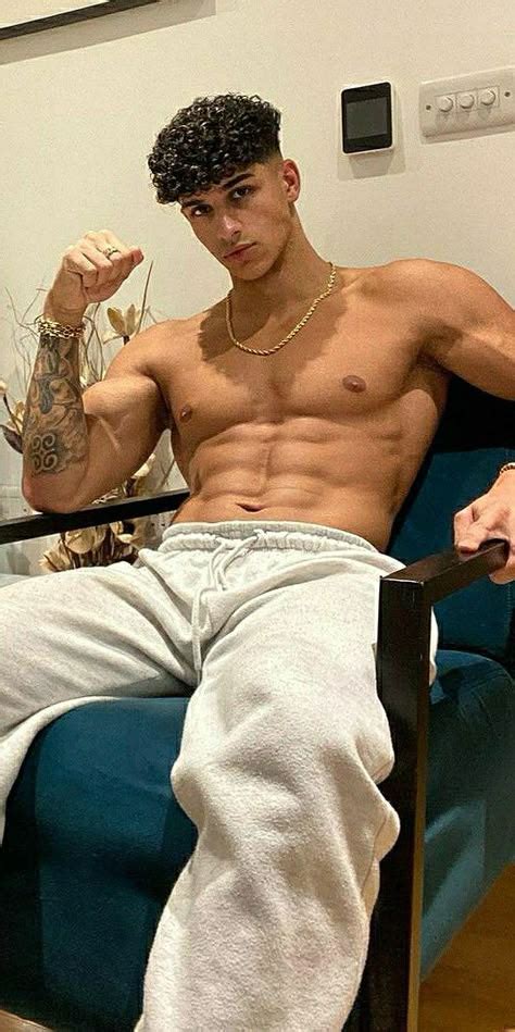 6 Packs Abs Guys