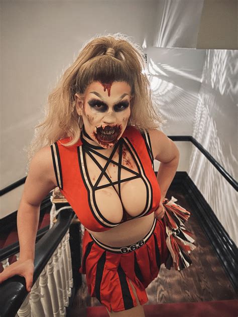 Zombie Cheerleader From Hell 👹 Rdrag