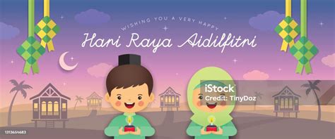 하리 라야 에딜피트리 배너 캄풍 하우스와 펠리타 오일 램프를 들고 무슬림 아이들 Kampung에 대한 스톡 벡터 아트 및 기타 이미지 Kampung Eid Ul