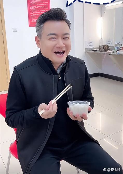 Li Jiaming Debuted On The Short Video Platform Had Dinner With Sister Chunni In The Dressing