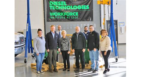 John Deere Reman Donates Equipment To Llcc Morning Ag Clips
