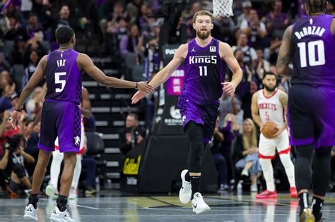 Kings aim to extend their winning streak against the Grizzlies at home ...