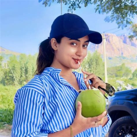 Devika Satheesh Age Biography Wiki Movies List Cinefry