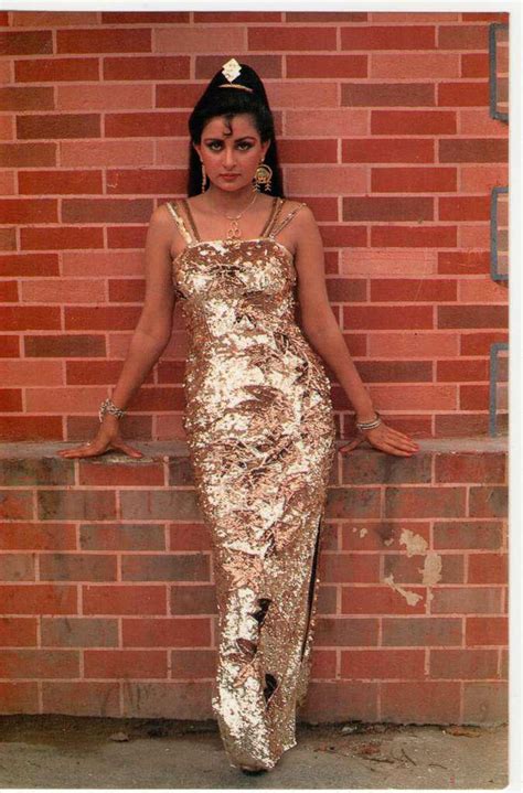 Poonam Dhillon R Classicdesicelebs