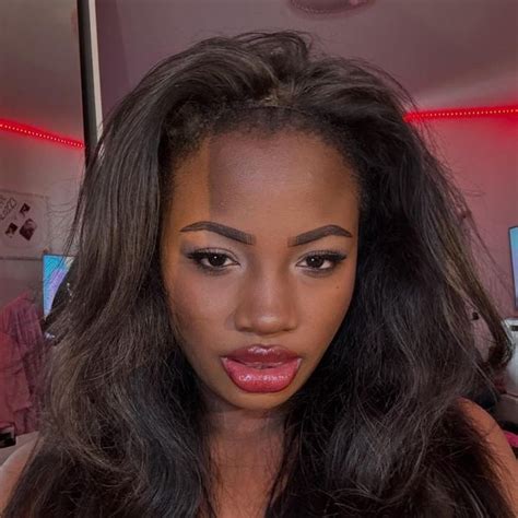 Fabienne Urbach Promiflash