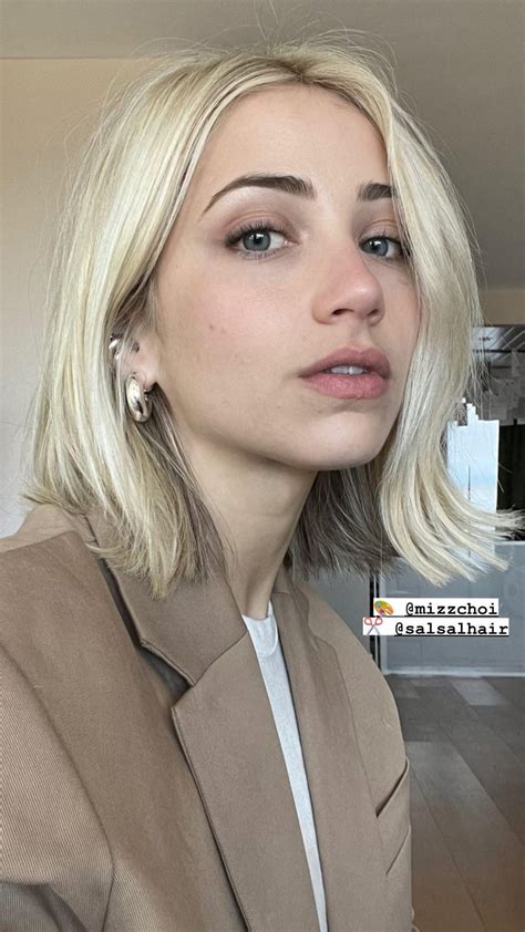 Emily Rudd R Ladieswithshorthair