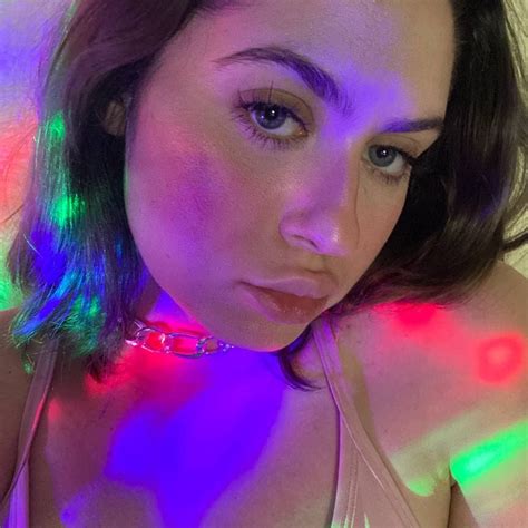 Ruby Smit主播：免费直播性爱表演和聊天 Stripchat