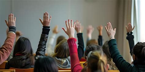 Premium Photo Students Participating In Classroom Discussion Concept