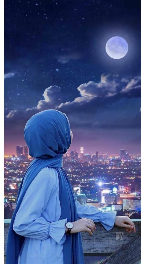 Zobia Akbar Medium