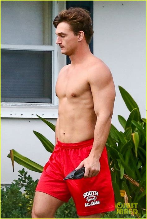 The Bachelorette S Tyler Cameron Looks Ripped While Stepping Out Shirtless Photo
