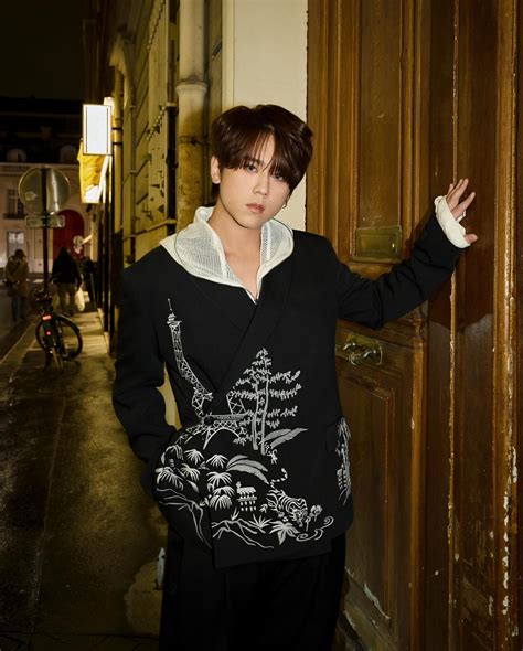 Keung To 姜濤 今天 兩個夢想都達成了 一個是開演唱會 另一個 是跟你同台表演 謝謝你教會了我 ＂堅持比努力更可怕