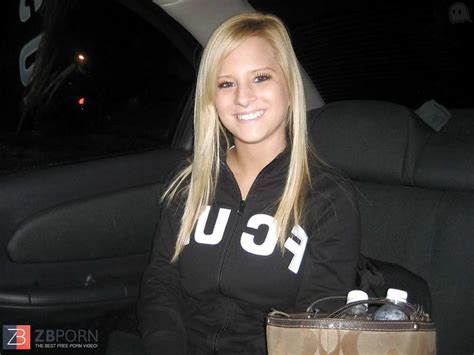 Smiling Blond Displays Zb Porn