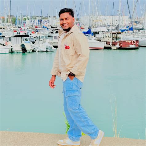 প্লানটা শুরু হয় প্রথম থেকে। হঠাৎ একদিন অপি কল করে বলে ভাই তুমি দেশে আসার বিষয়টা আম্মাকে