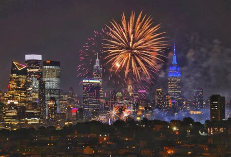 Booming Back To The Hudson Macys July 4th Fireworks Return Plan Your