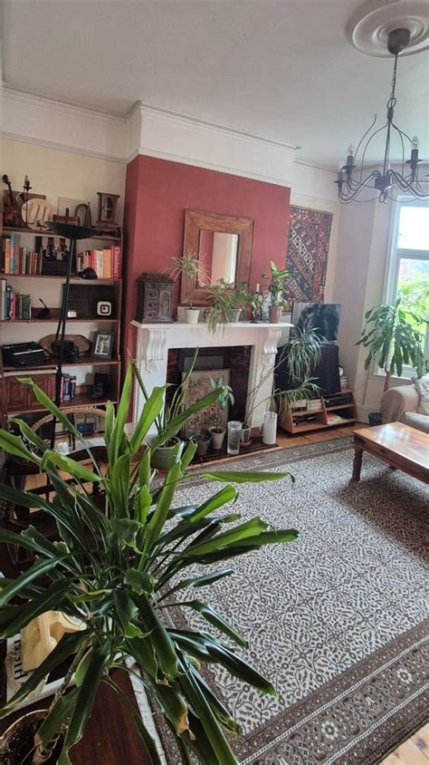 Lovely Clean Room Next To Tube Station Shops 20min To Central London