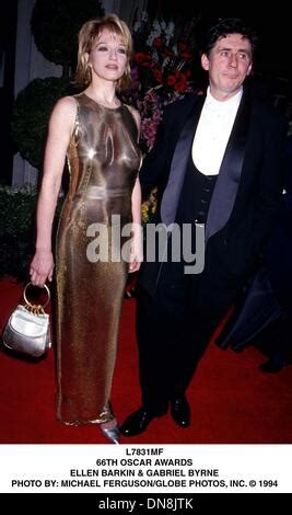 Mar 21 1994 L7831mf 66th Oscar Awards Ellen Barkin And Gabriel Byrne