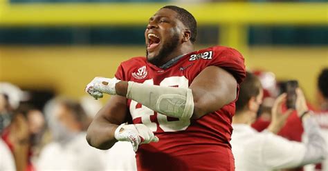 Former Alabama Dt Phidarian Mathis Suffers Torn Meniscus