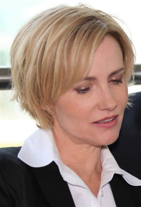 30 Professional Short Hairstyles For Bold And Beautiful Appearance