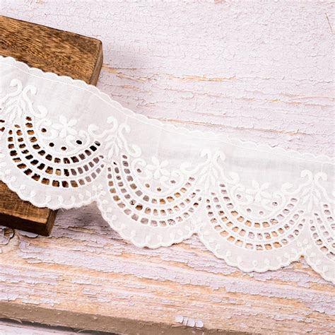 Scallop Trim Fabric
