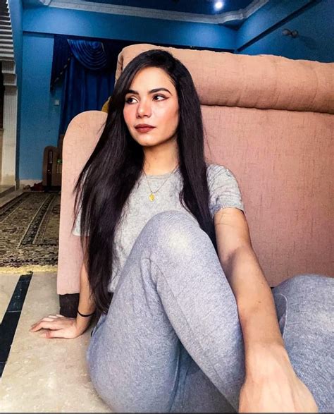 Mariam R Pakibeauties